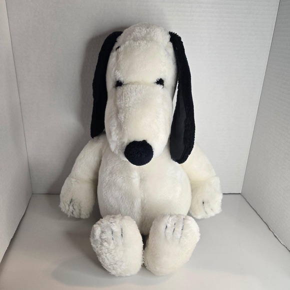 United Feature Syndicate | Toys | Vintage 968 Snoopy United Feature ...